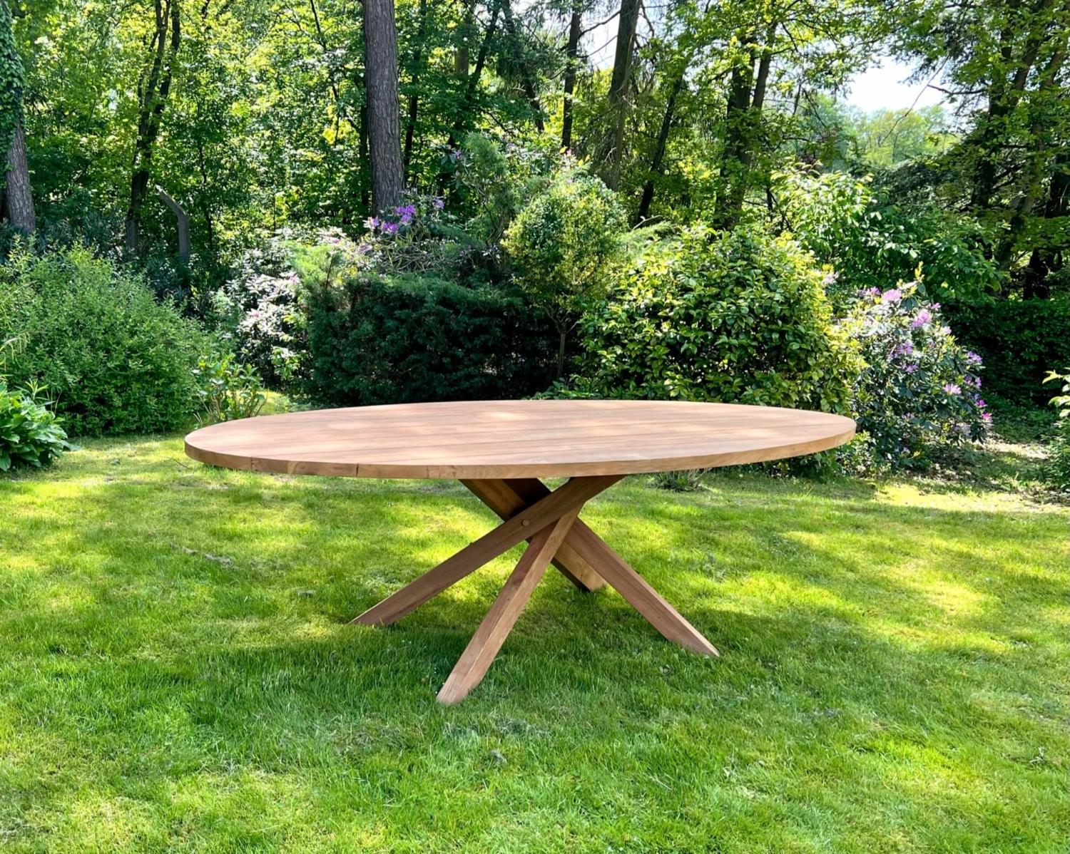 Ovale tuintafel met kruispoot - Indoteak